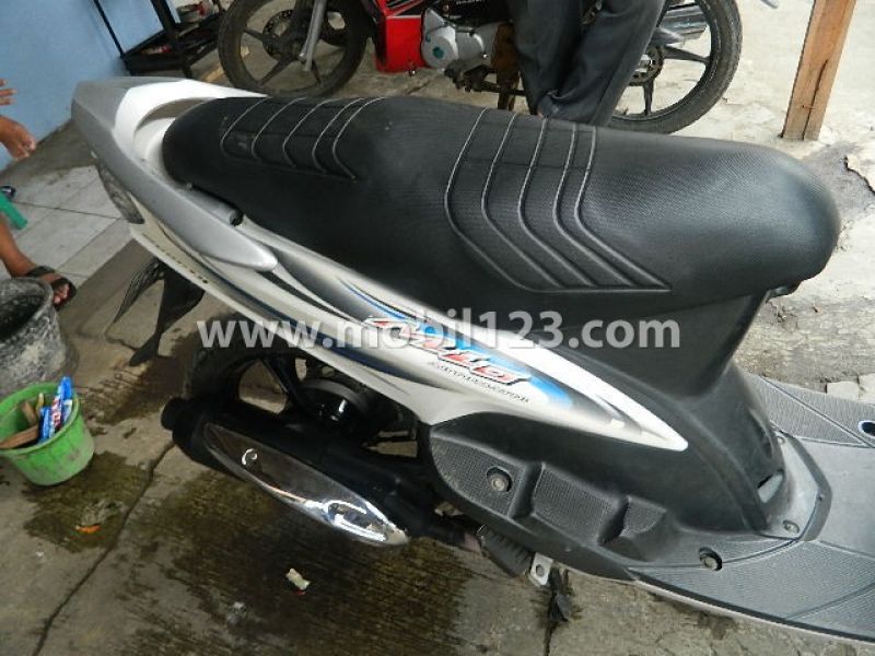 Jual Motor Yamaha Mio 2007 0.1 di DKI Jakarta Automatic Putih Rp 7.000. ...
