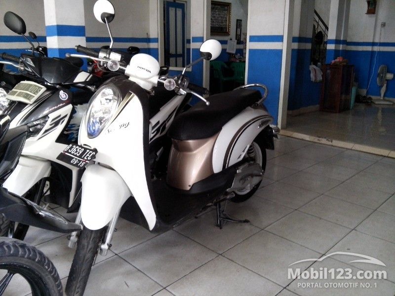 Jual Motor Honda Scoopy 2010 0.1 di DKI Jakarta Automatic Putih Rp 8. ...