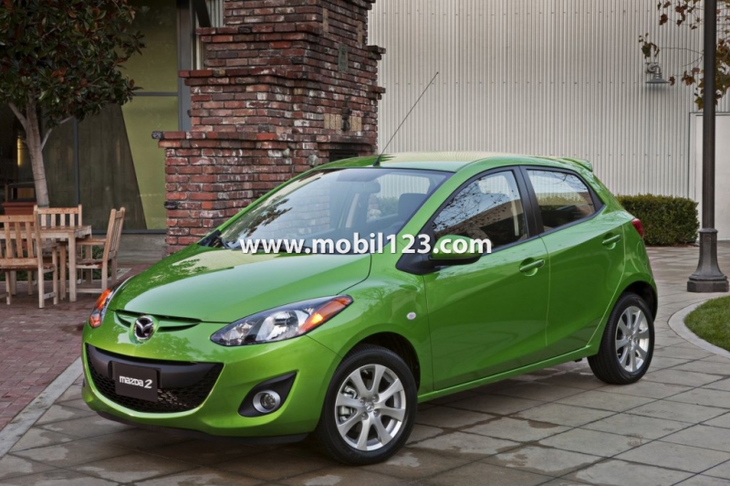 Jual Mobil Mazda 2 2014 V 1.5 di Jawa Tengah Automatic Hatchback Hijau ...